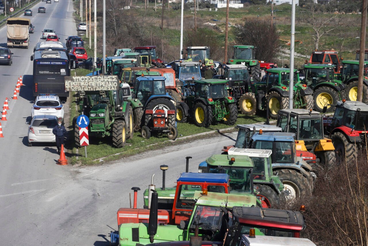 Ραντεβού στον Ε-65 για μπλόκο δίνουν την Τετάρτη οι αγρότες ...
